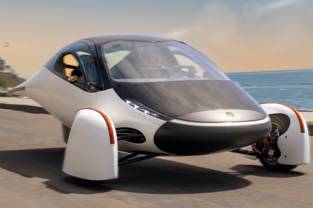 Aptera : la voiture électrique et solaire n'aura (en théorie) jamais besoin de recharge pour les ...